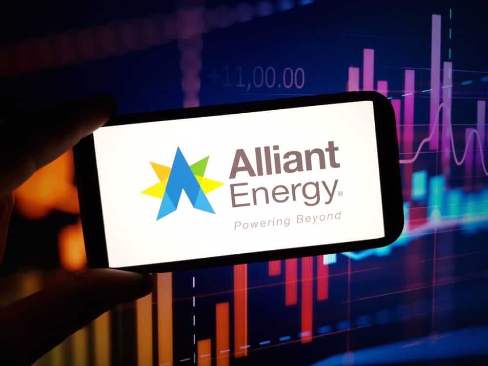 Alliant Energy Stock Outlook: Is Wall Street Bullish…